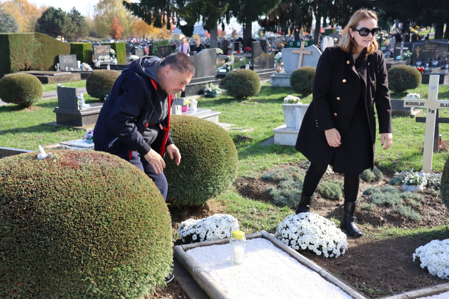 Uoči blagdana Svih svetih, Latice i Komunalac zajedno u akciji ponovne ...